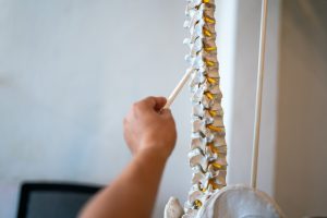 What Are the Signs of a Misaligned Spine? - New York Spine Surgery